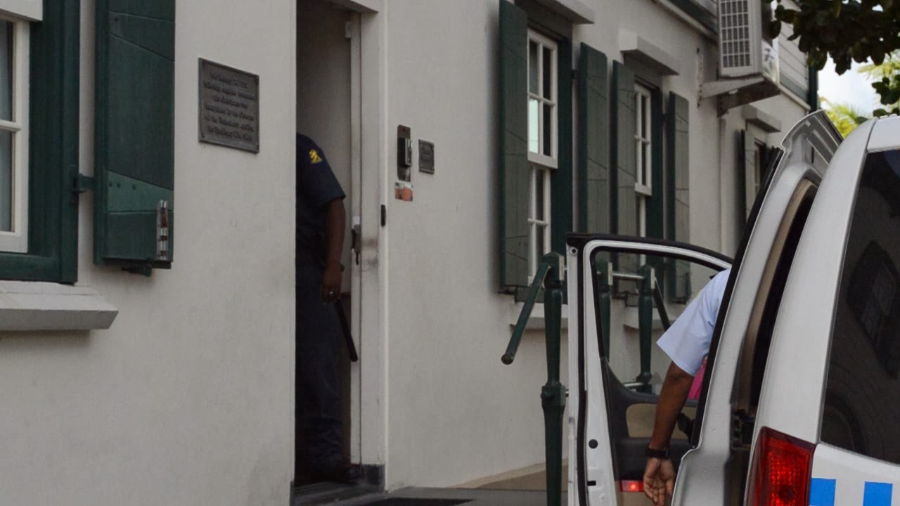 ST MAARTEN TODAY judith roumou: PHOTOS TODAYS SUSPECTS ST MAARTEN CRIME ...