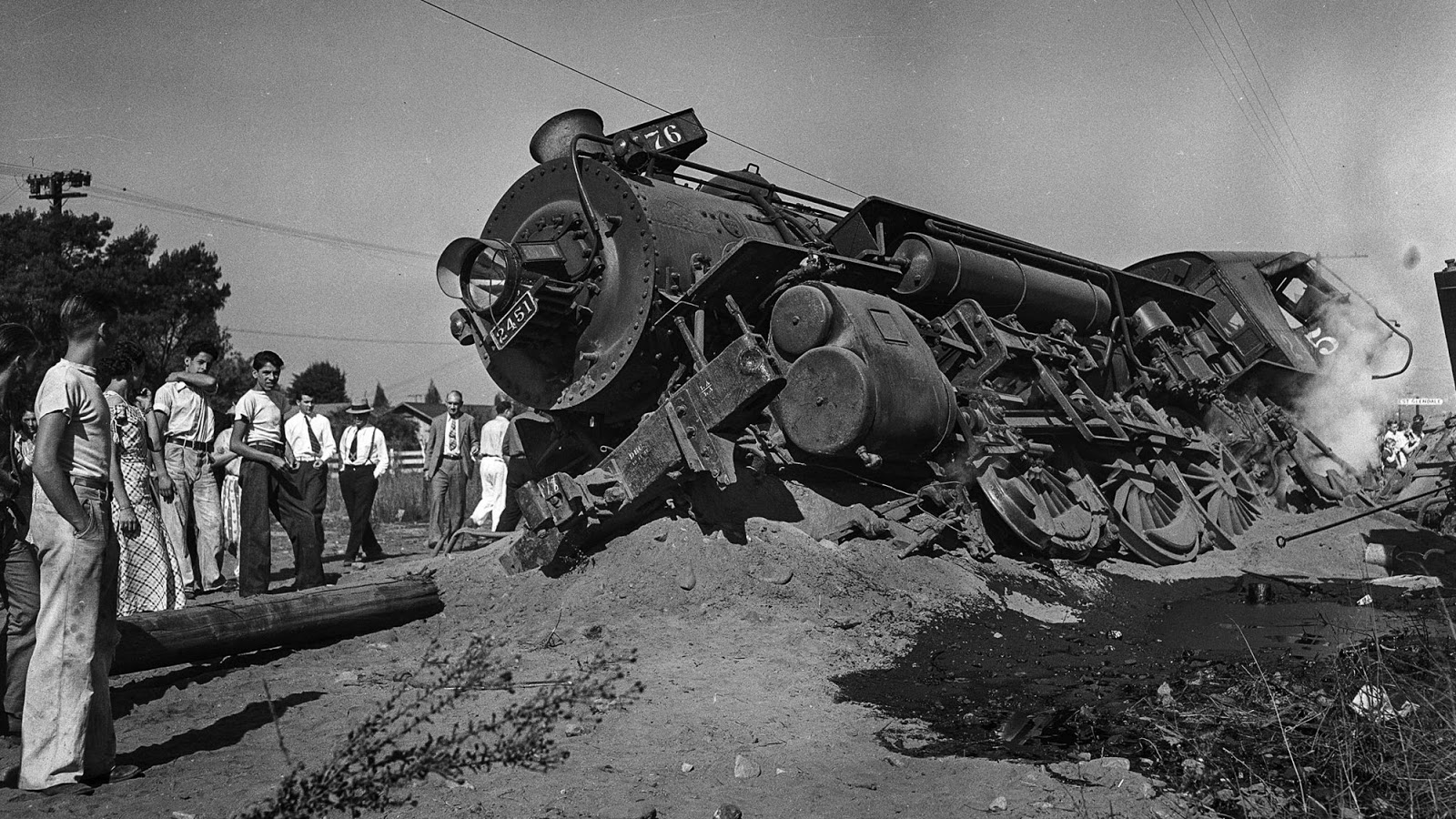 Just A Car Guy: Oct. 19, 1935: A Southern Pacific locomotive is ...