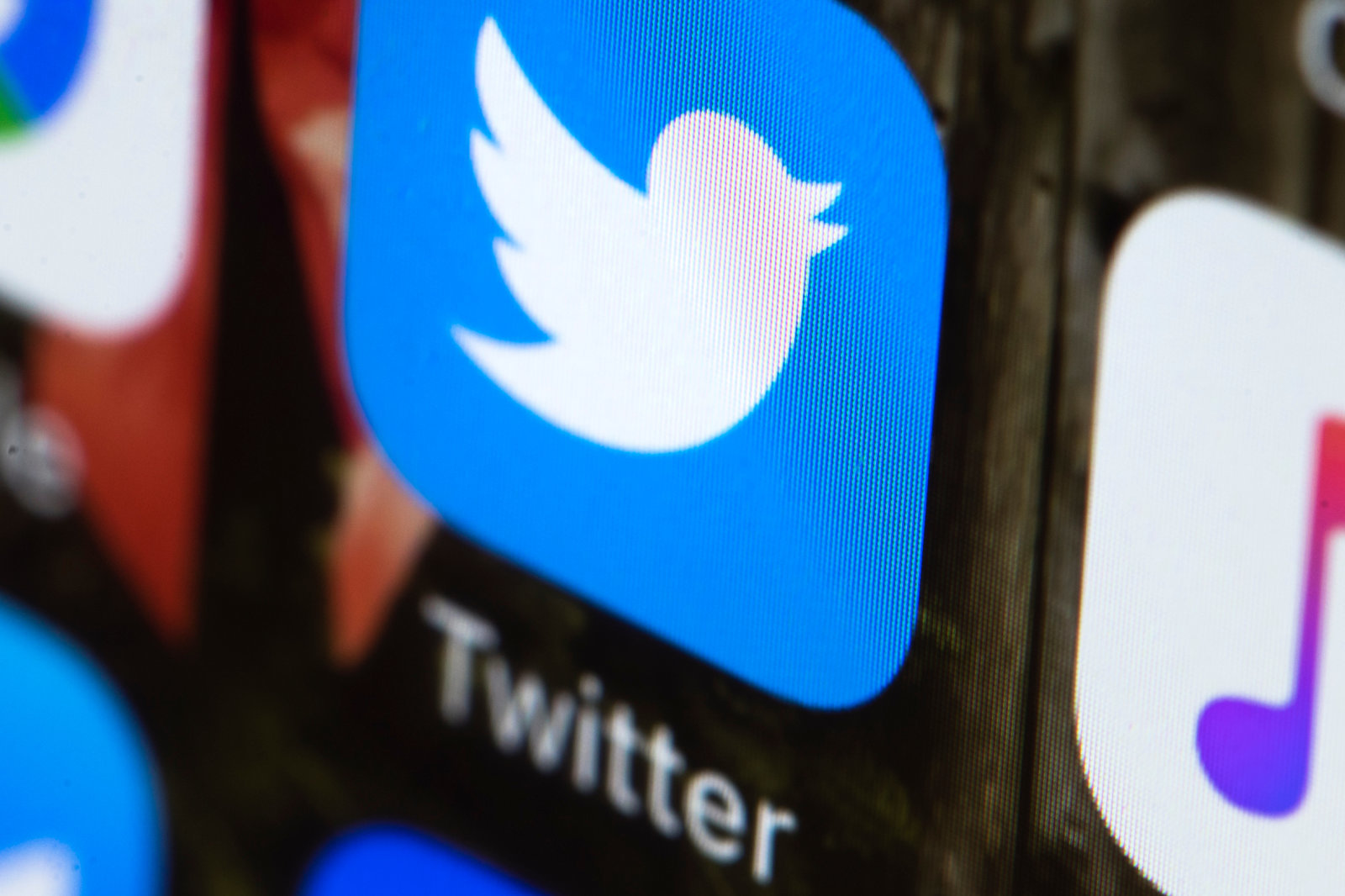 Tweet Sources Make a Comeback on Mobile Devices