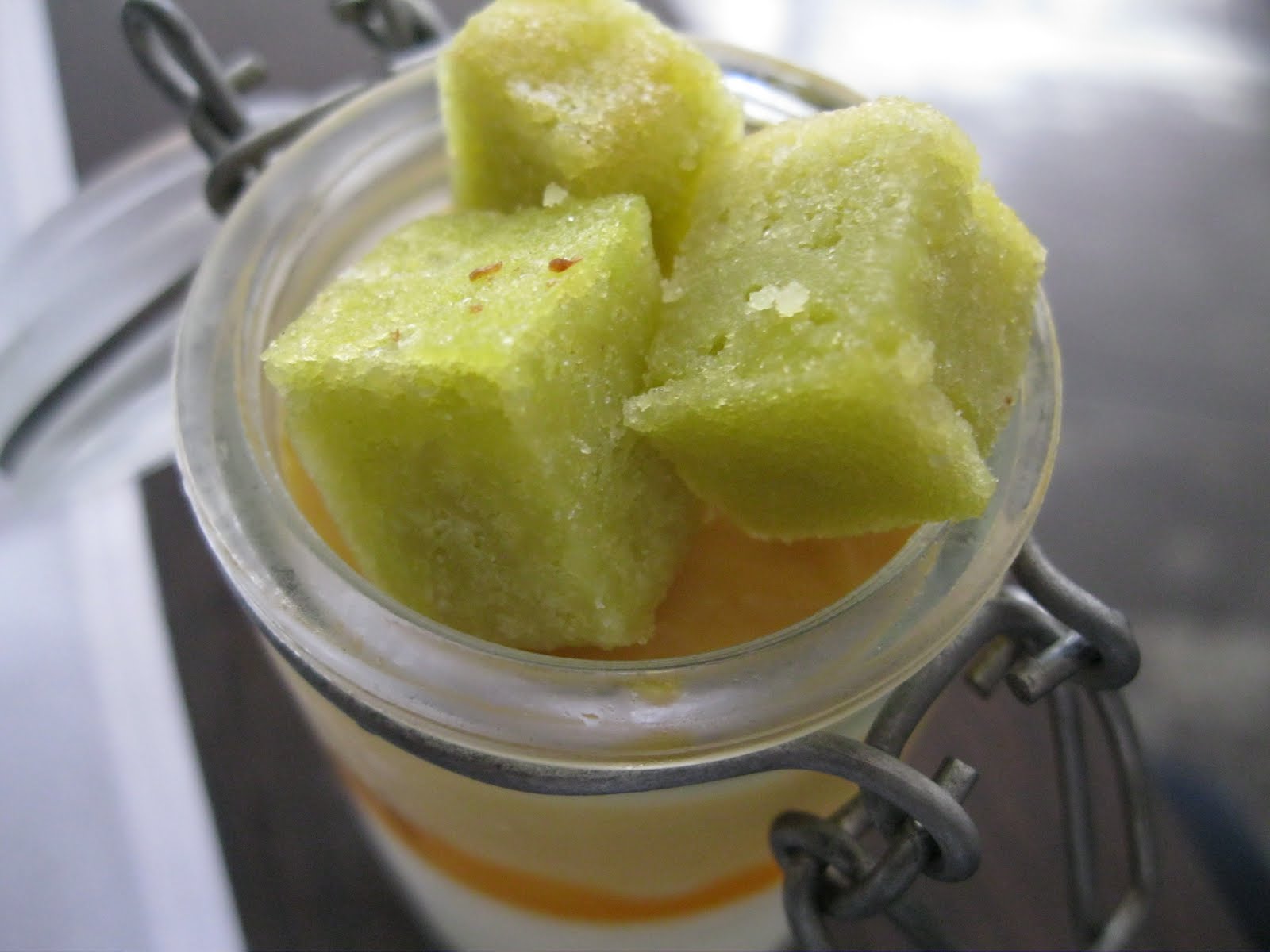 Chako aux fourneaux: Verrine chèvre, orange sanguine et cake pistache