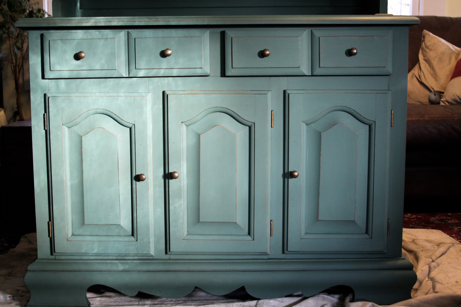 the vintage bricoleur: Annie Sloan Chalk Paint Tutorial - Hutch