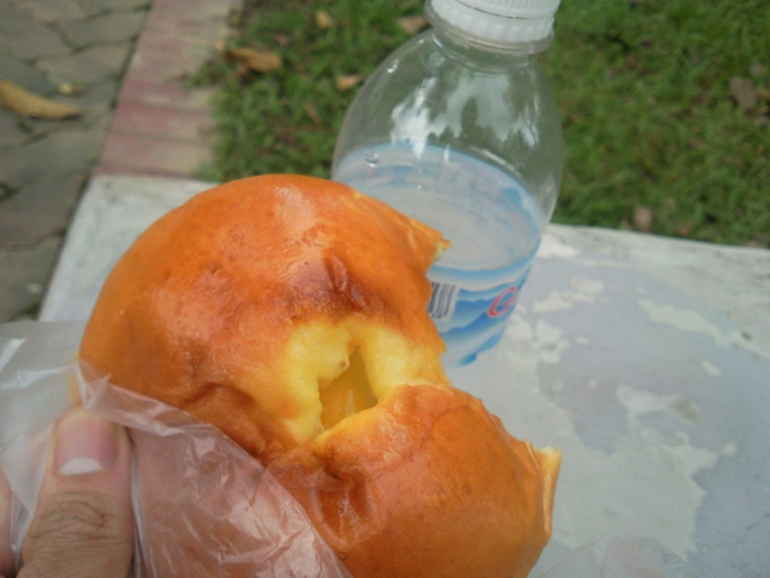 A Day In SG: Baker Talent in Boon Lay Shopping Center Long Queue