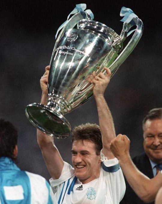 Maillot rétro de l'OM 1993 par adidas