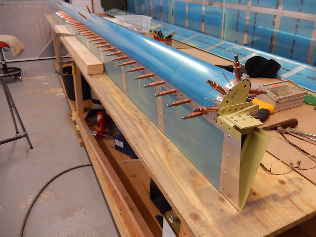 Building my RV12: Completed flaperons