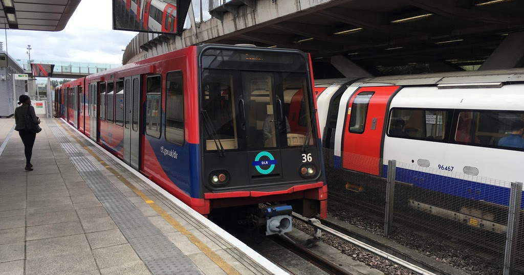 British Diesels and Electrics: Docklands Light Railway B90/B92/B2K Stock