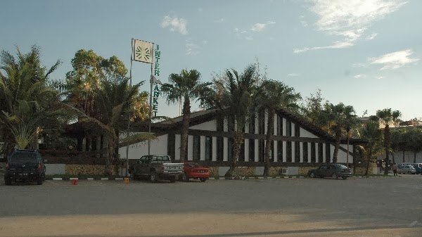 Viajando pelo Mundo: Supermercados em Luanda