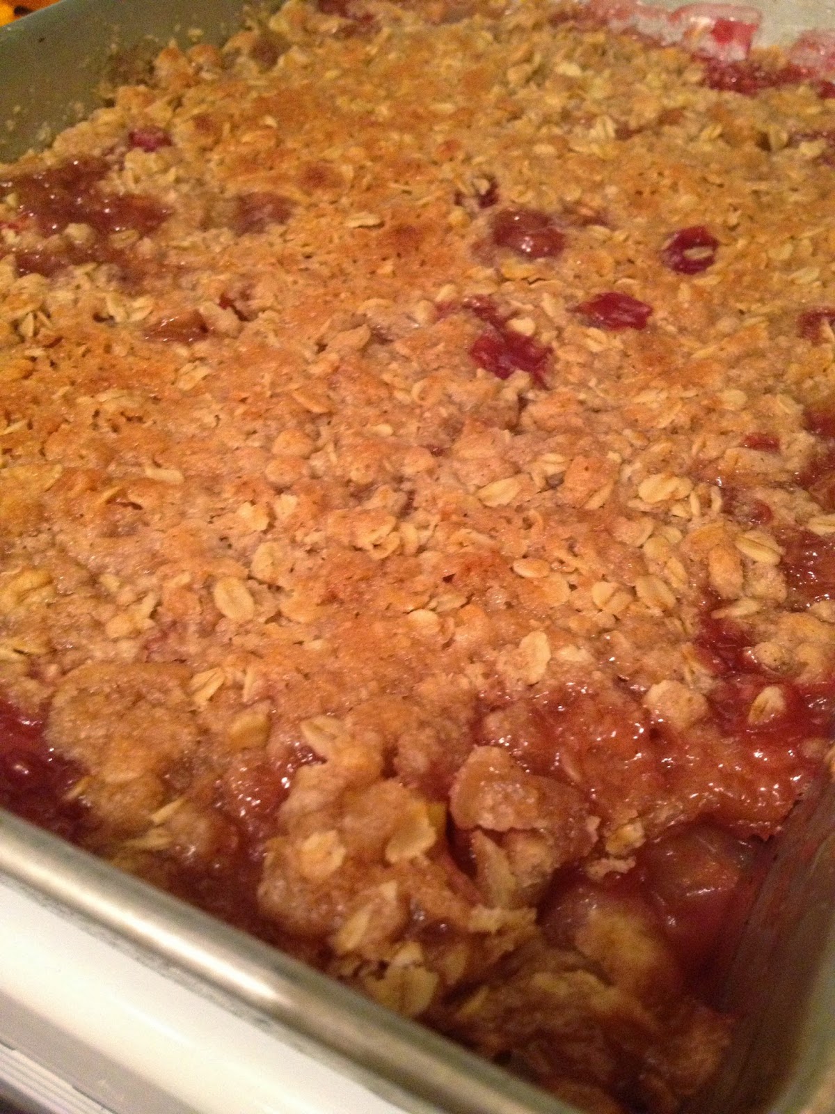 Gingerlocks' Kitchen: Raspberry Pear Crisp