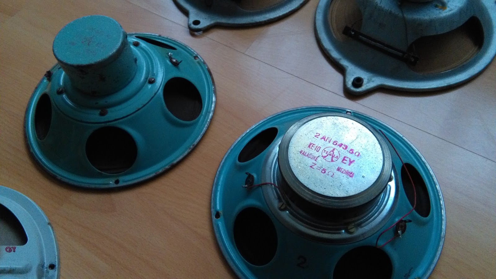 Specialista: REPRODUKTORY TESLA - ŠIROKOPÁSMOVÉ 8"