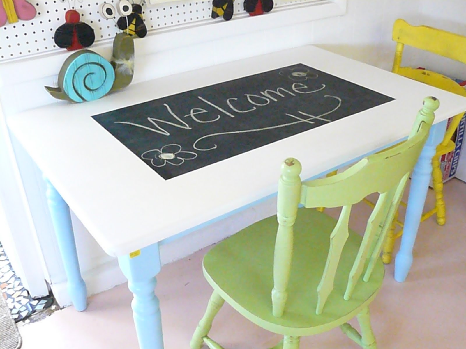 Fab Finds: Too cute chalkboard table $125