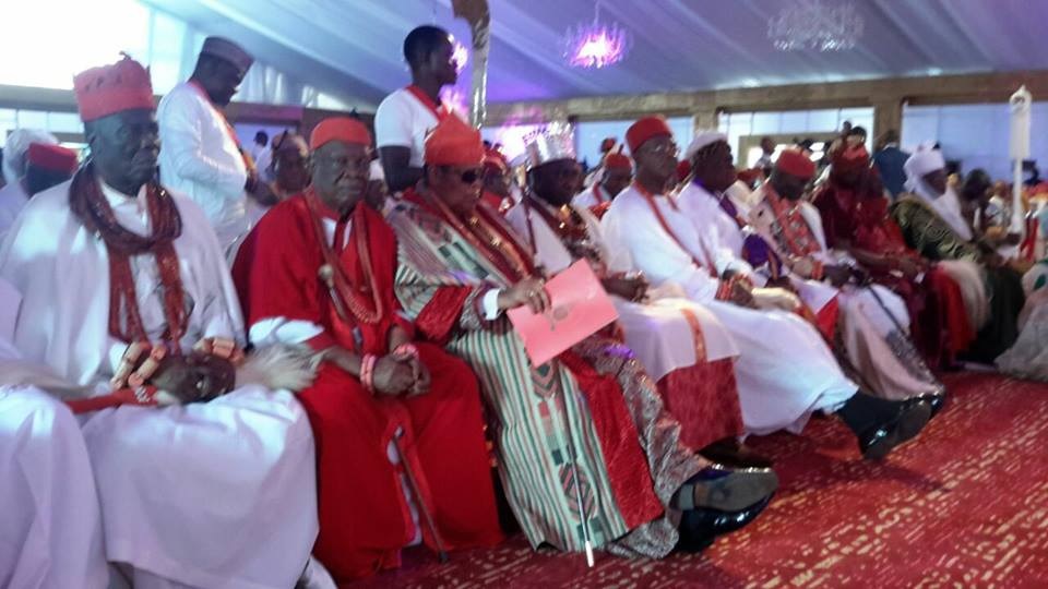 Happening Now: Prince Erediauwa Finally Crowned the 39th Oba of Benin ...