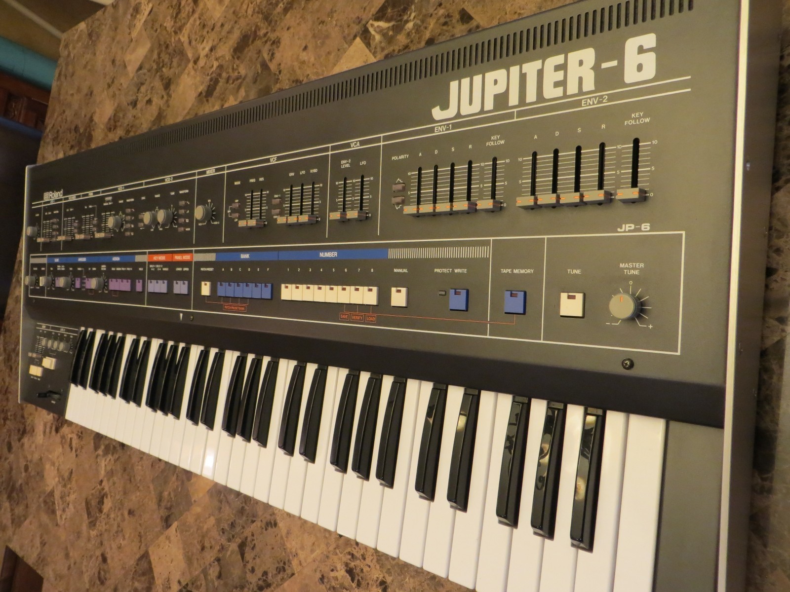 MATRIXSYNTH: Roland Jupiter 6 Synthesizer with Europa
