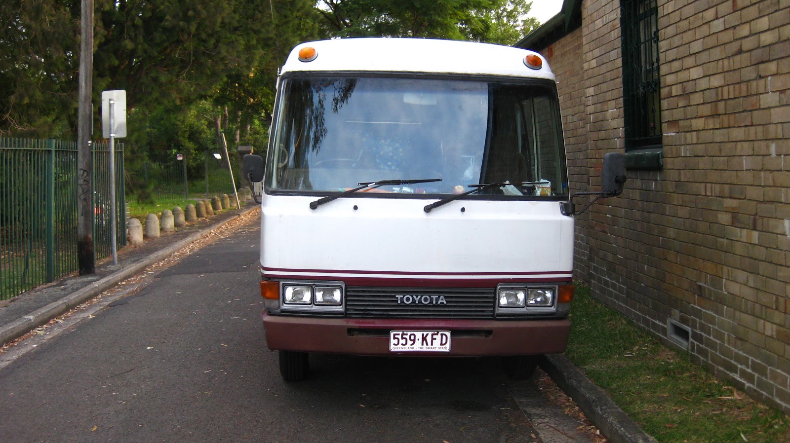 Aussie Old Parked Cars: 1982 Toyota Coaster