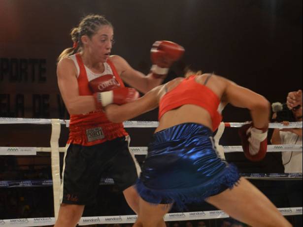 Boxeadoras Argentinas: Carla Weiss, entre Dr. Jekill y Mr. Hyde...
