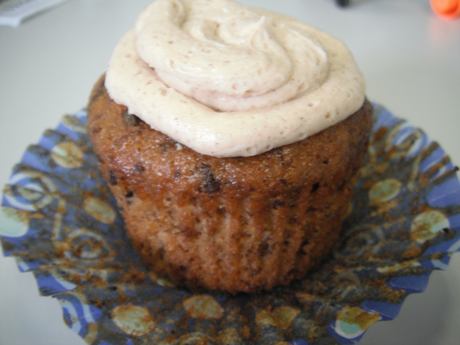 Elfie's Edibles: Funky Monkey Cupcakes with Cinnamon Frosting