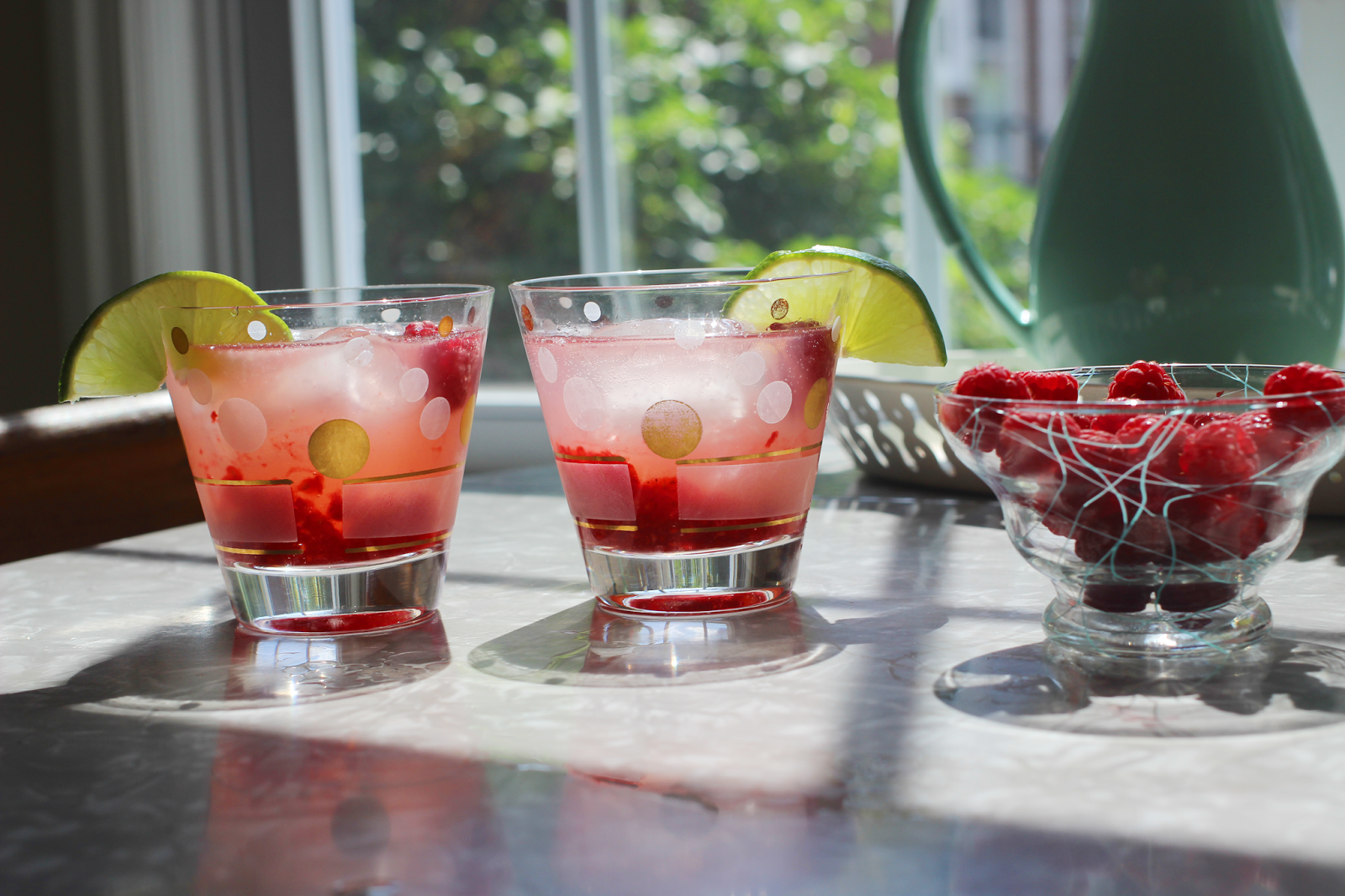 The Vintage Chanteuse: Thirsty Thursday: The Raspberry Rickey