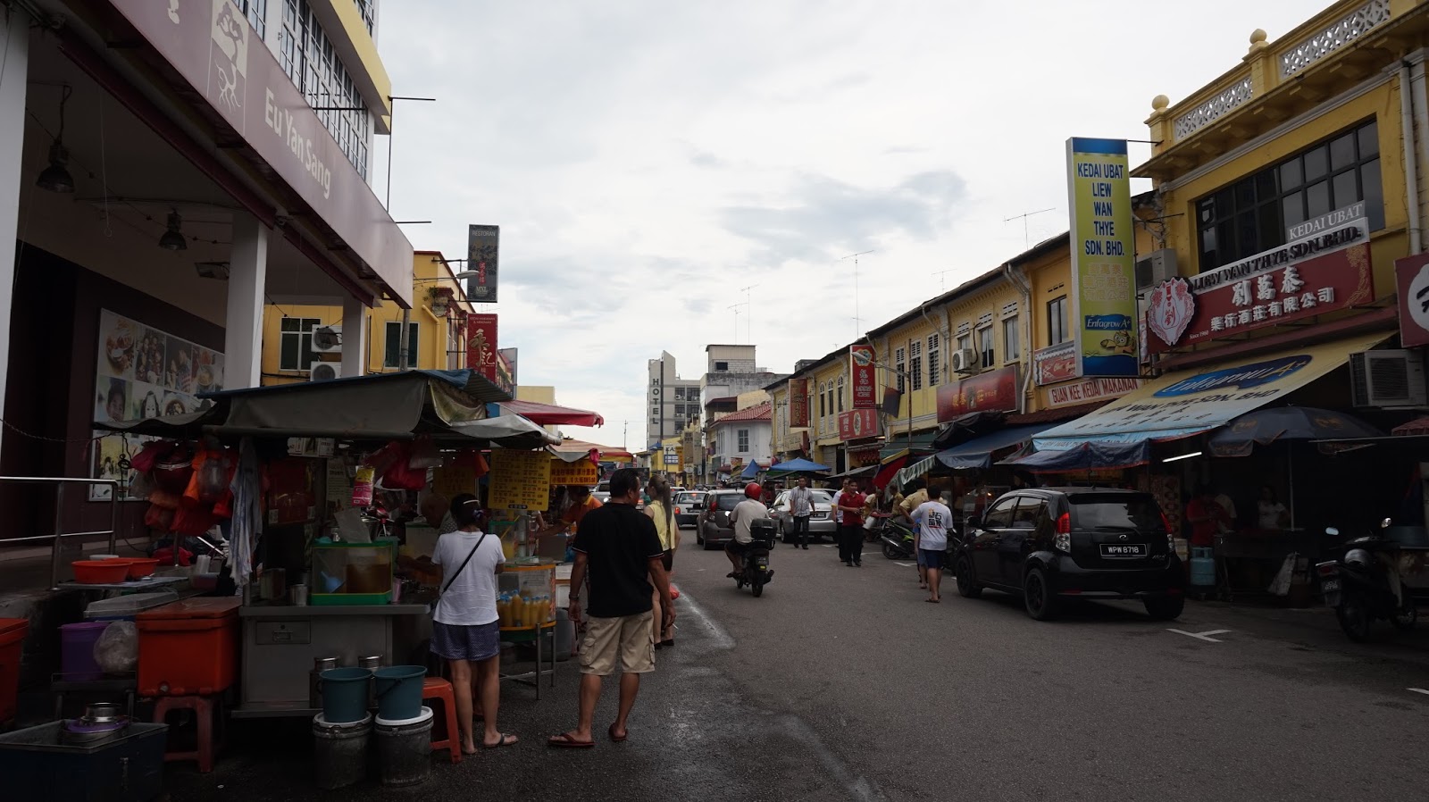 Our Journey : Johor Muar - Food Hunting at Muar Glutton Street "麻坡贪吃街"