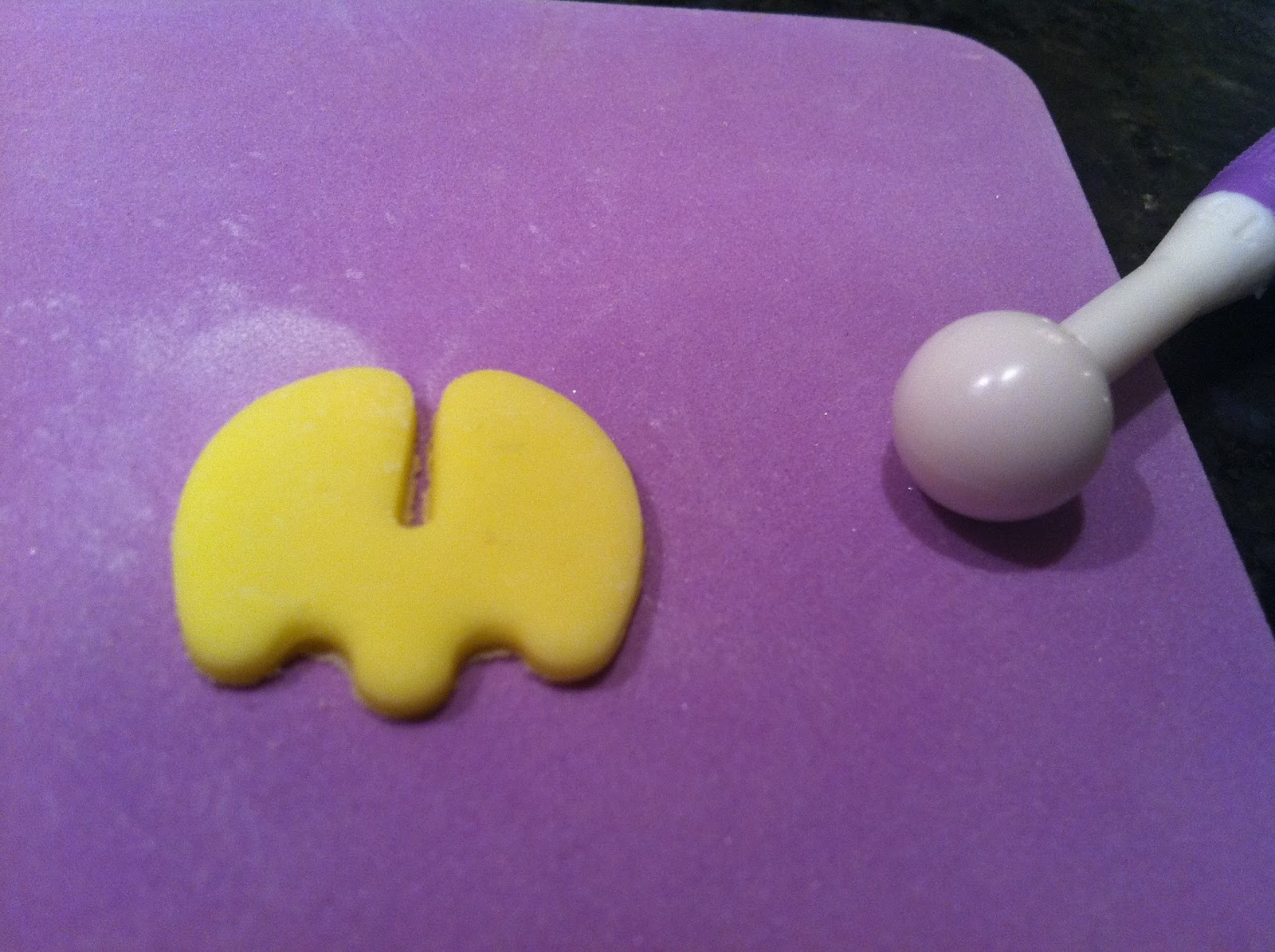 The Iced Queen: Sweet Pea from Wilton Course 4