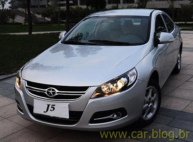 Novo Jac J5 Sedã: motor 1.5 e preço a partir de R$ 52.000 reais