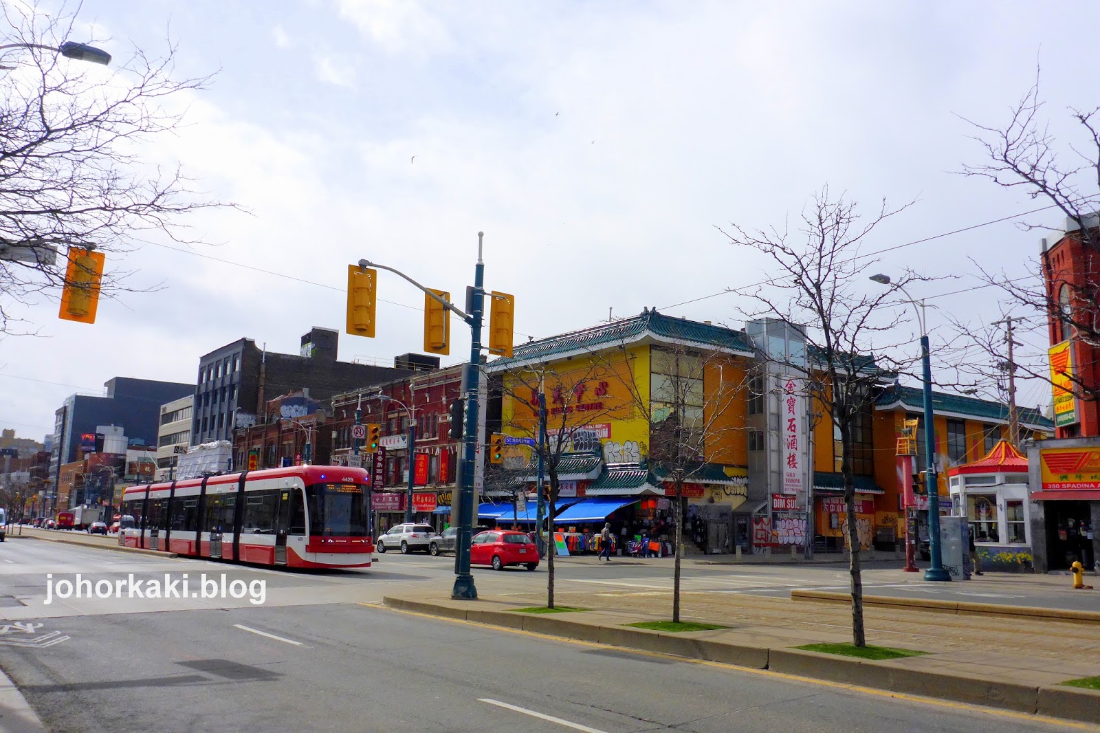 A Walk in Old Chinatown of Toronto 多倫多華埠 |Tony Johor Kaki Travels for ...