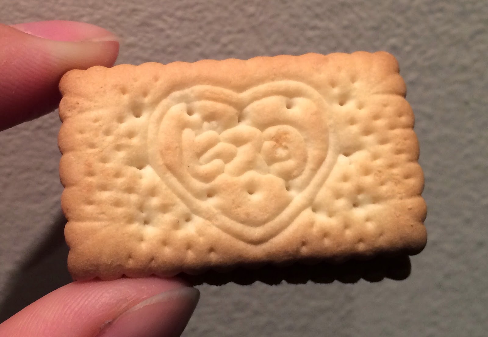 Bisco Shortcake Flavor / ビスコ ショートケーキ味 ~ I'm Made of Sugar! - Chihiro's ...