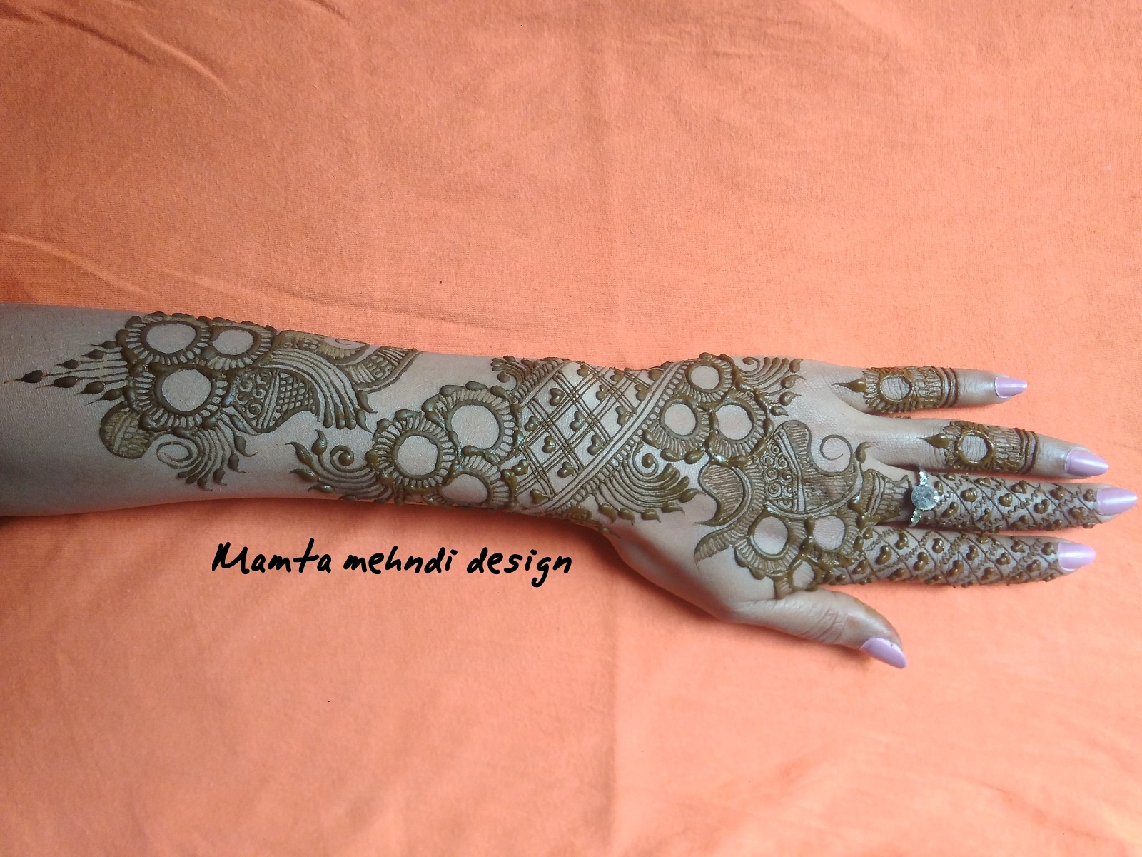 Mamta mehndi design