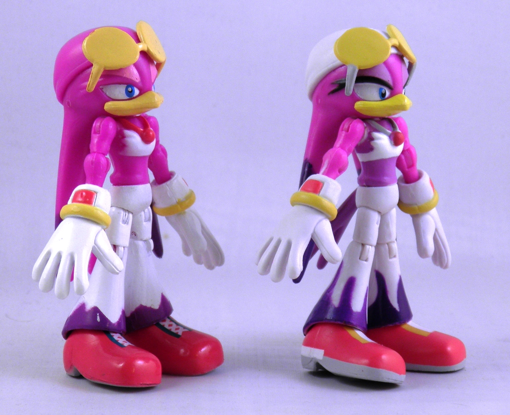 She's Fantastic: Sonic Free-Riders WAVE THE SWALLOW - Variant!