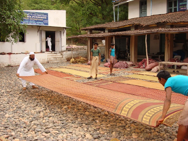 The Color Caravan: Bagh - the hand block printing craft of Bagh, Madhya ...