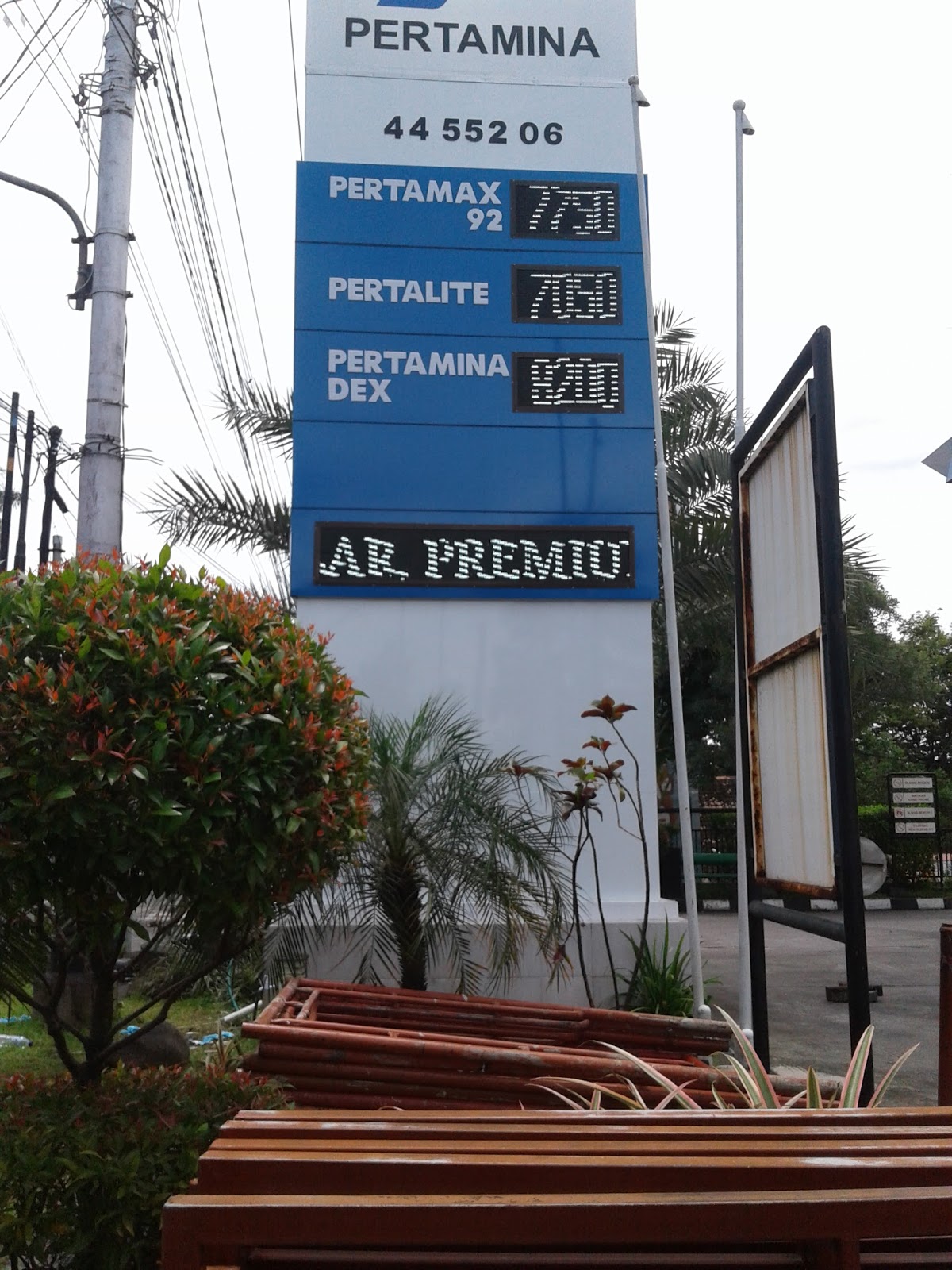 Display harga SPBU TOTEM