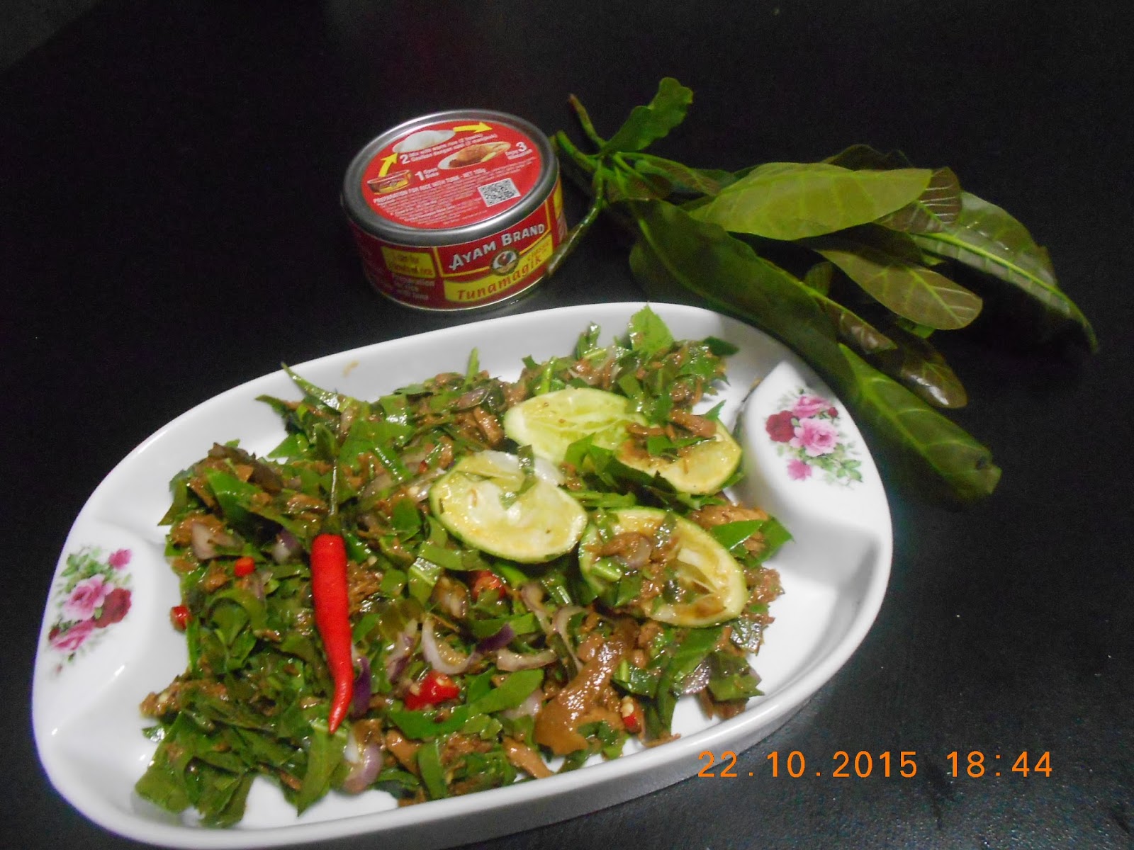 namakucella: KERABU TUNA & PUCUK GAJUS