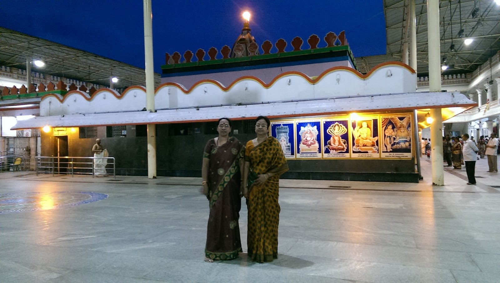 Raghu's column!: Sri Raghavendra Swamy Brindavanam, Mantralayam.