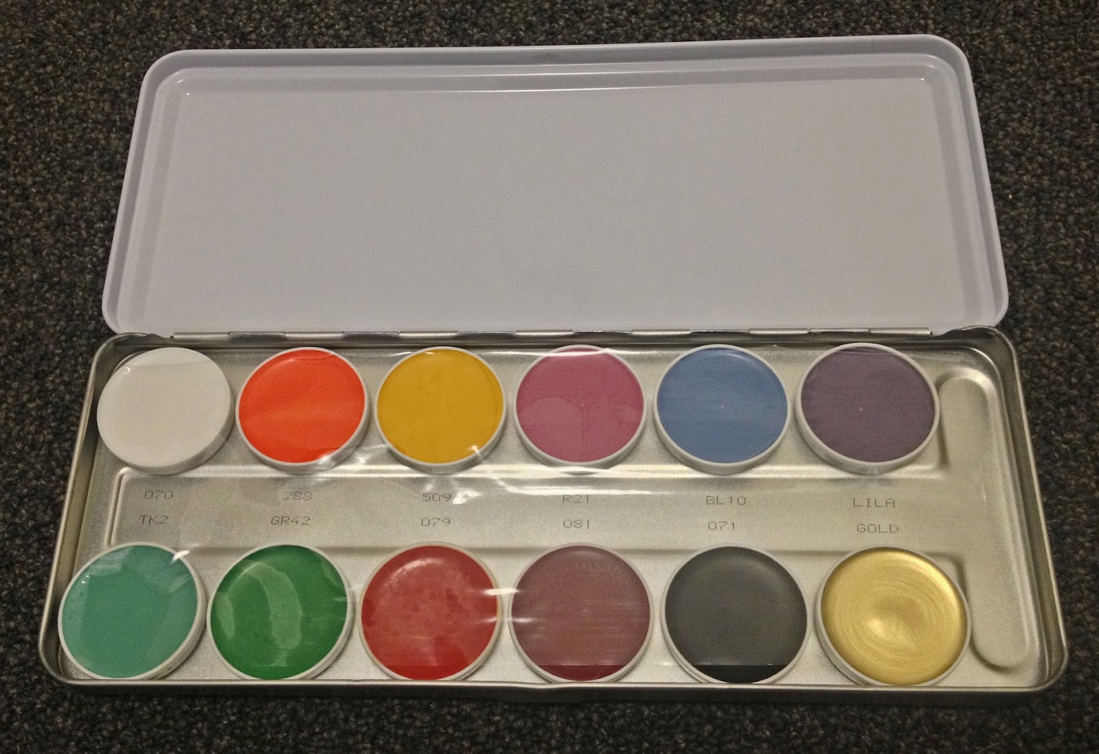 Beauty Lust: What's inside my LCF makeup kit