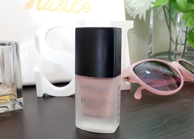Amanda Milano Matt studio Nail polish 5 days wear test