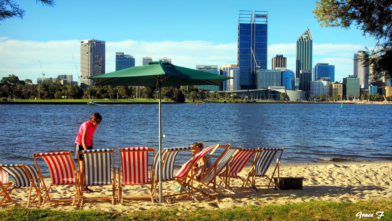 Perth Daily Photo : Along the South Perth foreshore..