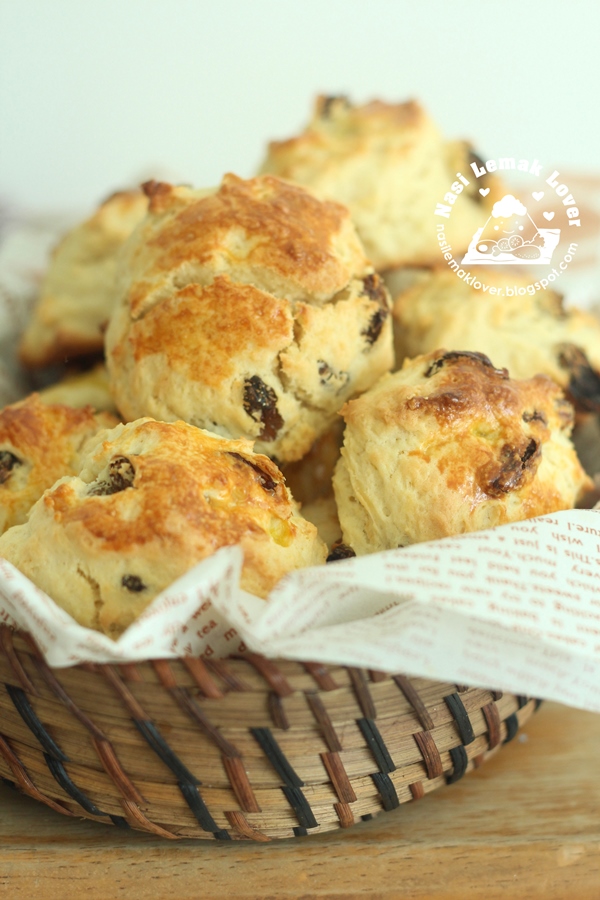 Nasi Lemak Lover: Raisin Scones 葡萄乾司康餅