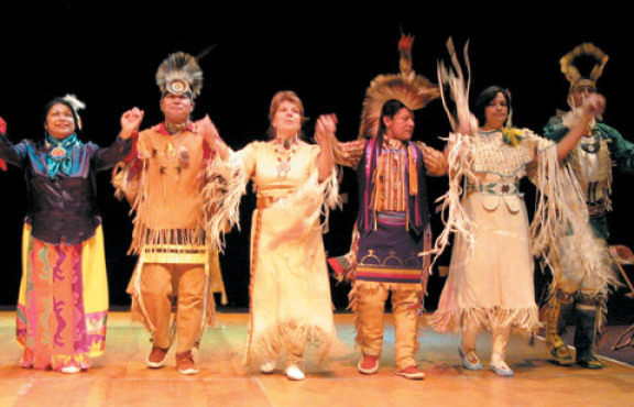 White Wolf : Saving the Dance: Hopi/Winnebago Dancer Louis Mofsie Is ...