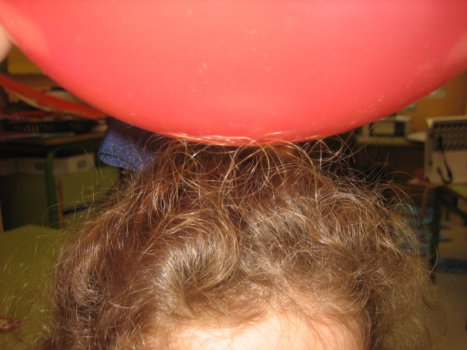 BLOG DE AULA: GARABATOS: ELECTRICIDAD ESTÁTICA CON GLOBOS