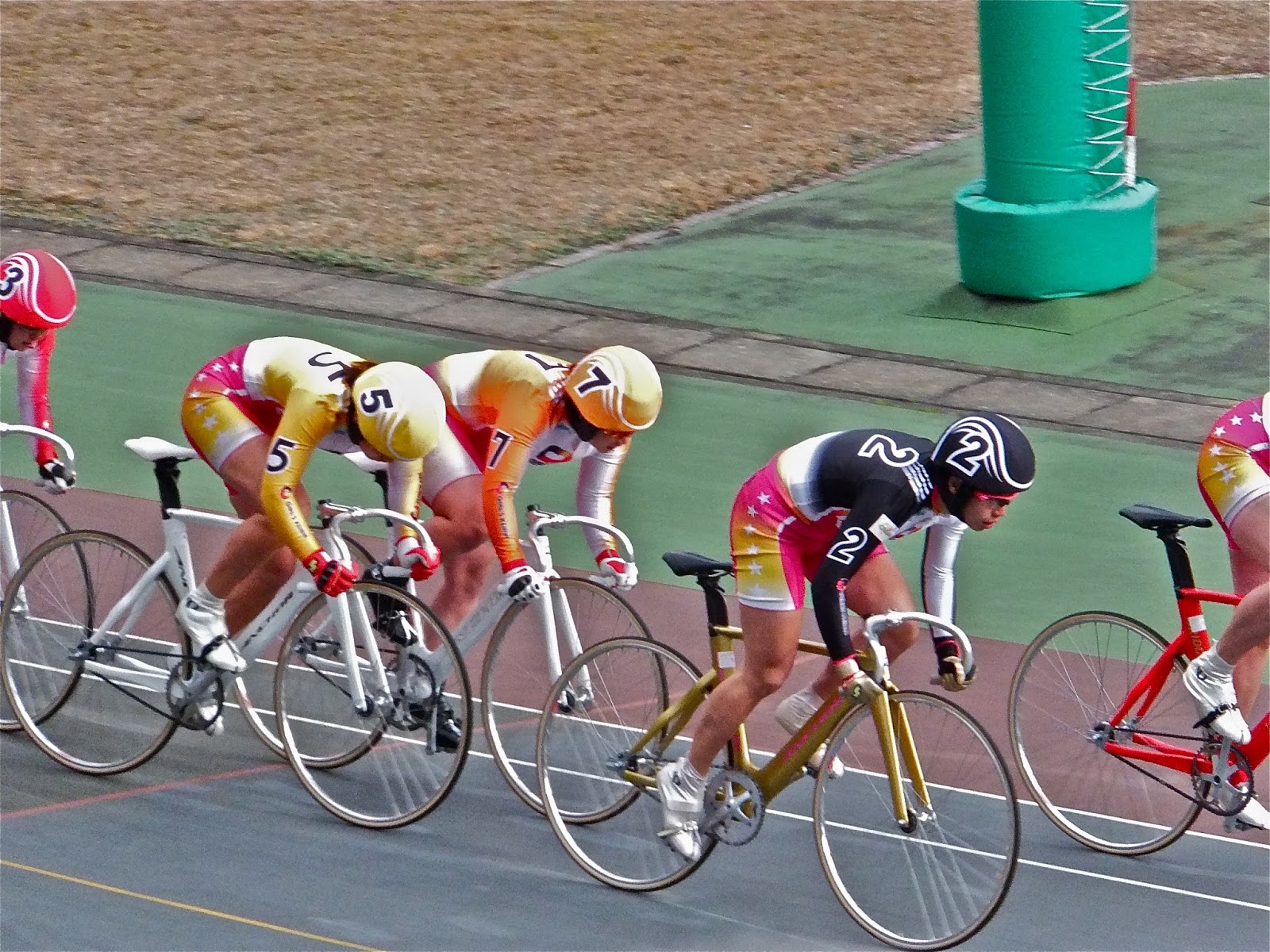 Kinki Cycle: Girl's Keirin Race At Nara Keirin
