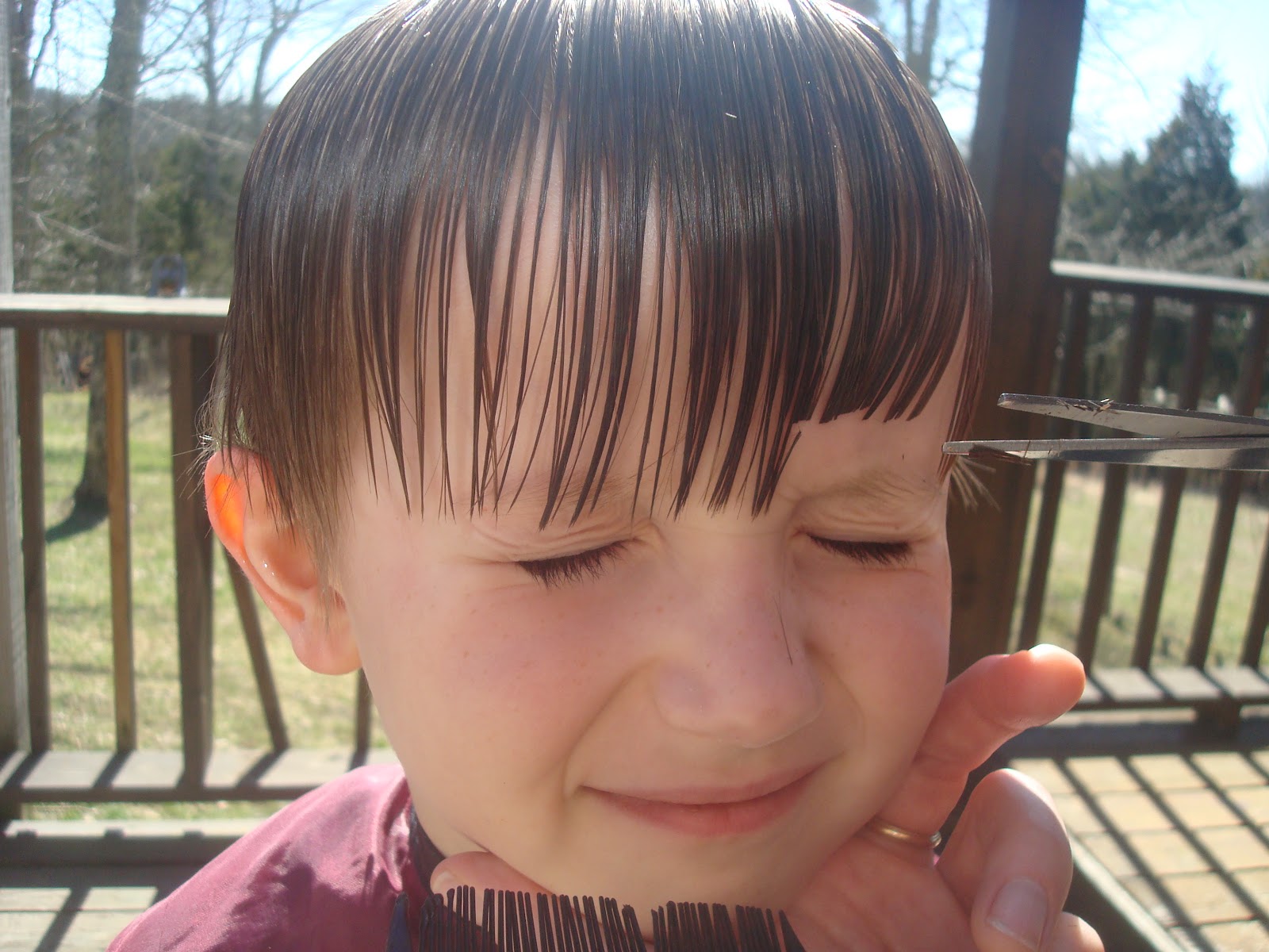 Big Happy Nest: Family Haircuts... How to Cut a Little Boy's Hair