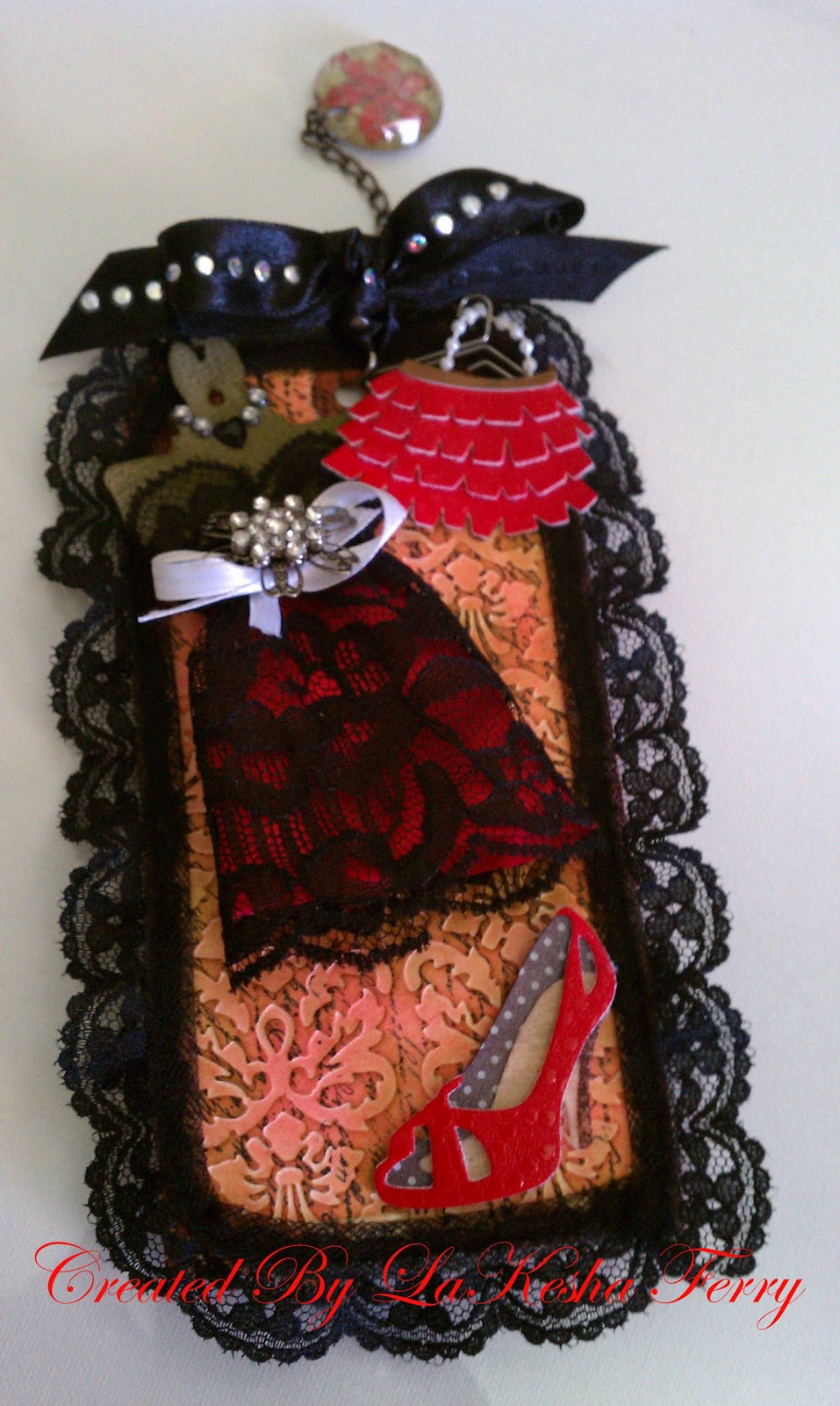 Scrappin Diva: Dress Form Tag