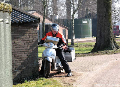 Wandel-, Fiets- en FotografieWeblog: De Postbode van... fotoserie van ...