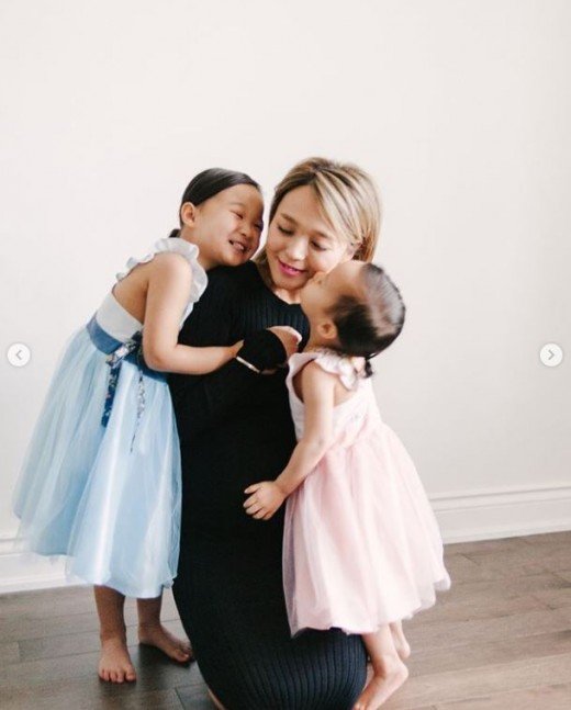 Sunye shares sweet pregnancy photos with her two daughters