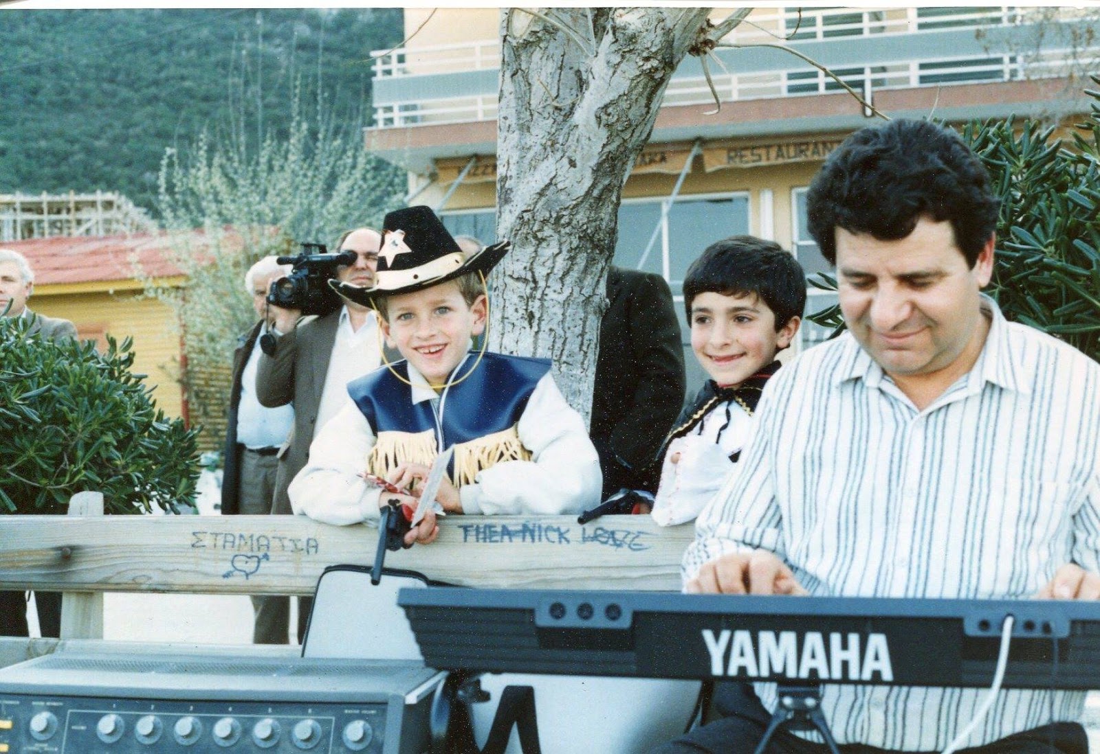 porosvress.blogspot.gr: ΜΙΑ ΠΑΛΙΑ ΜΑΣΚΑΡΑ ΣΕ ΠΟΡΟ