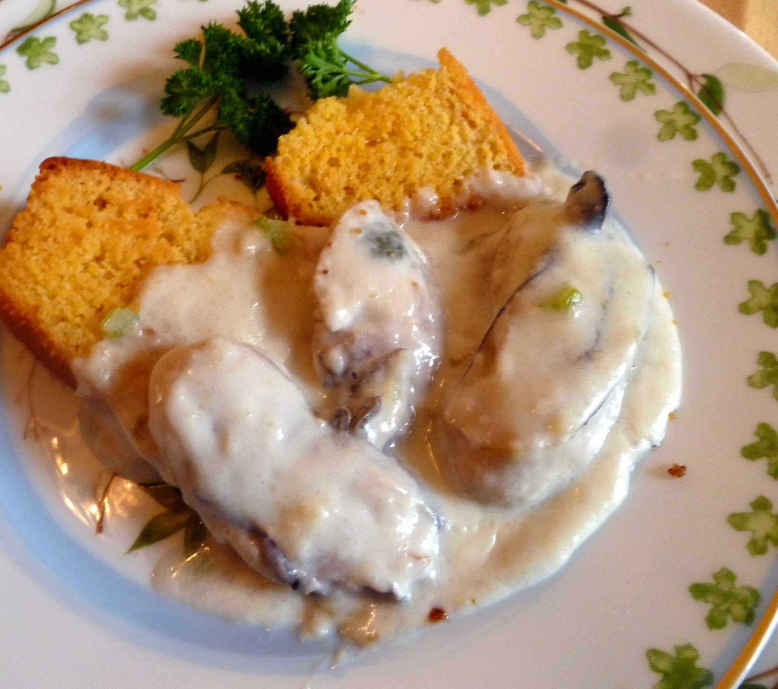 Lindaraxa: Creamed Oysters On Toasted Cornbread