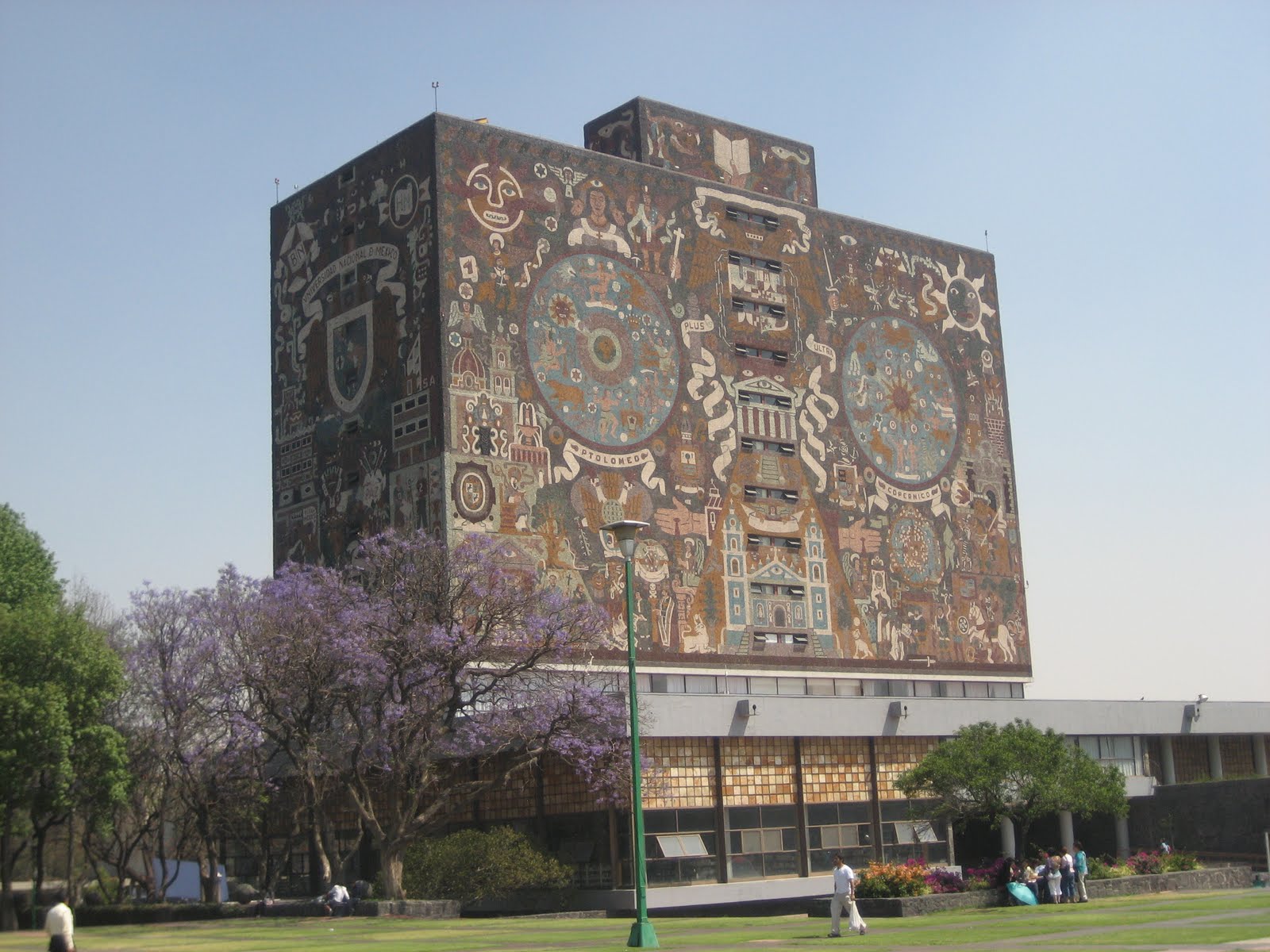 Hacia Rutas Salvajes: La U.N.A.M.