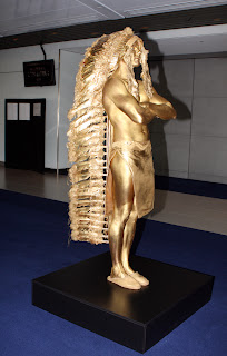 Roving Performers Australia: Gold Living Statues in Sydney