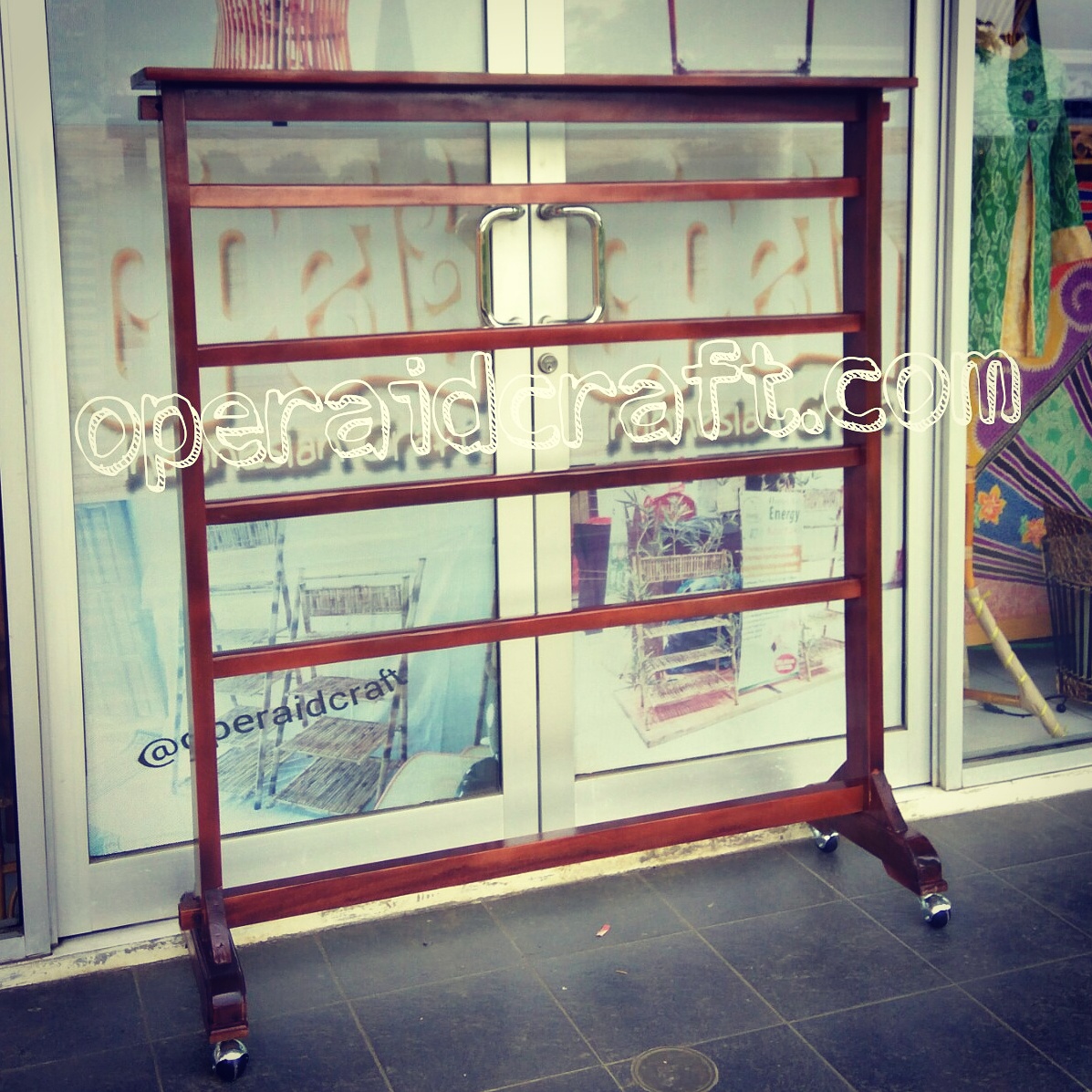 Gawangan Kayu: Steger Kayu Batik