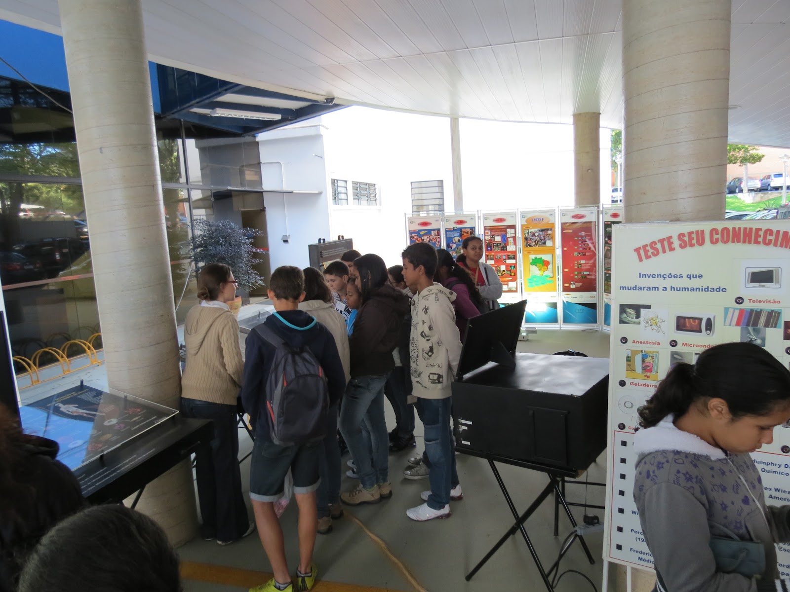 PIBID - USP: Visita de alunos à USP - IFSC