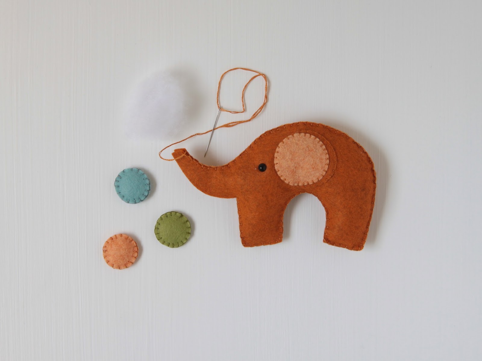 Benzie: A fanfare of felt.: Felt Elephant Mobile // Pattern and ...