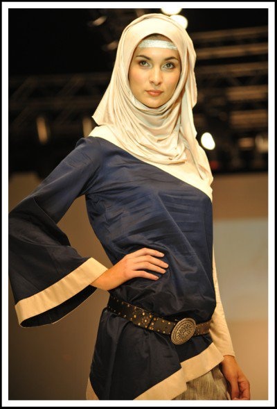 Latest Fashion: New Latest Style Abaya & Hijab 2012 | Modern Burqa ...