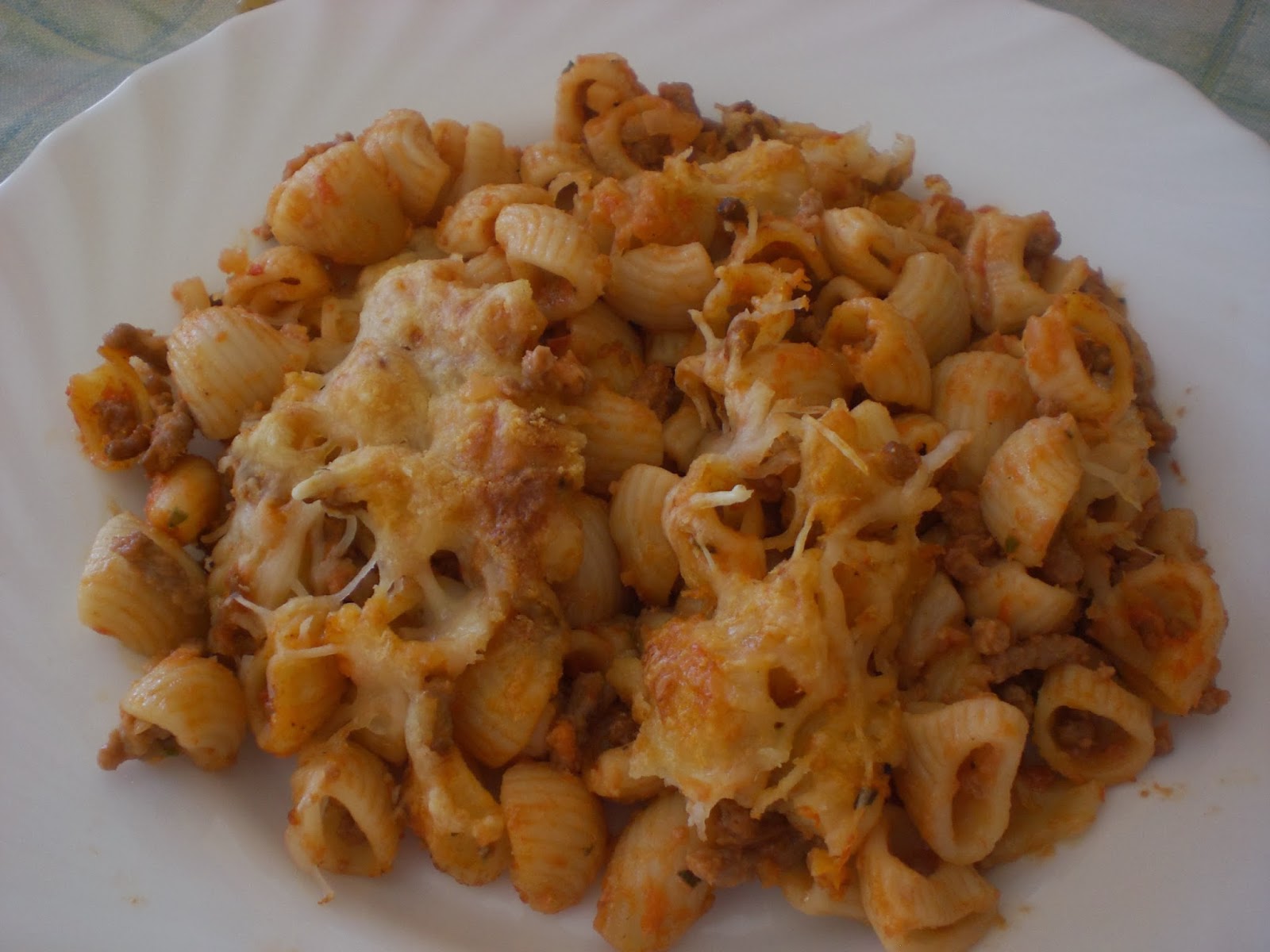 Pasta tiburón a lo macarrón | Mis humildes recetitas